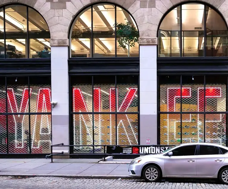 Custom Retail Displays | Store Display Fixtures